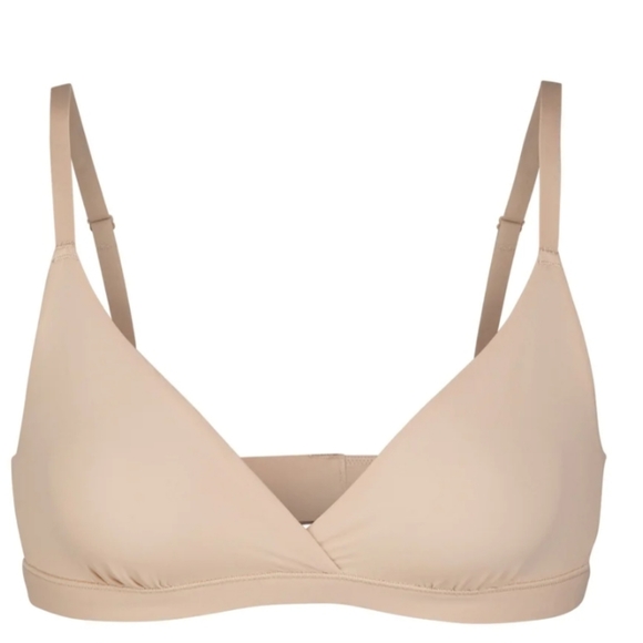 SKIMS | Intimates & Sleepwear | Skims Fits Everybody Crossover Bralette ...